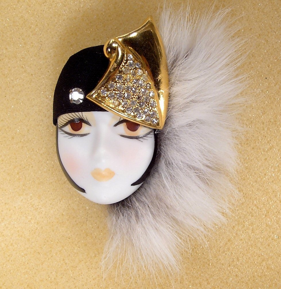 1000+ images about Brooch/Pin Ideas on Pinterest | Jewelry, Doll face ...
