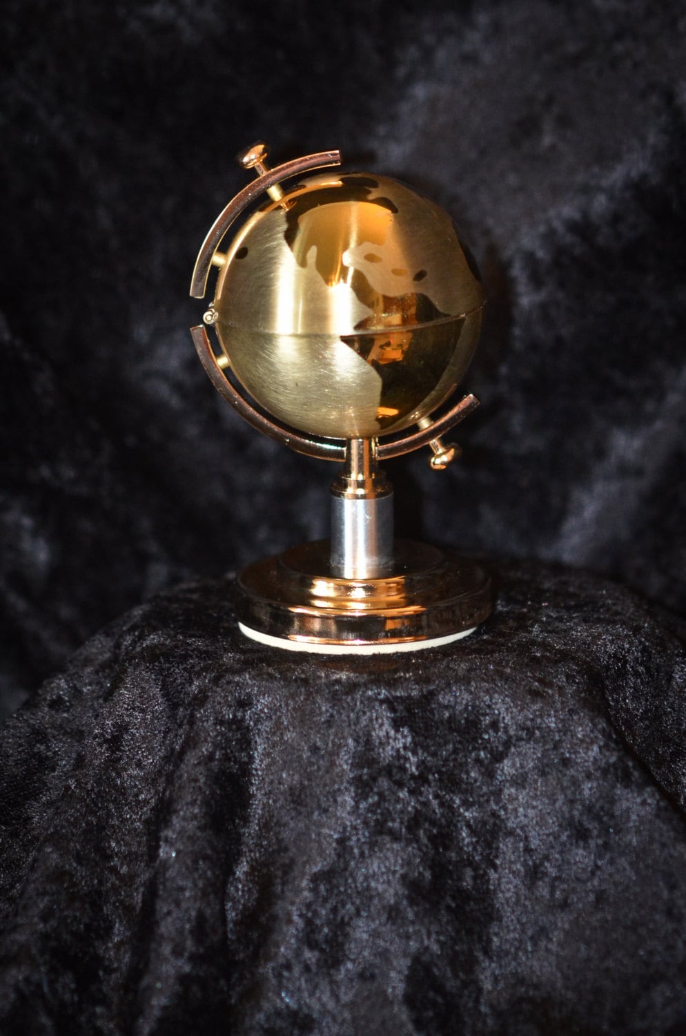 Vintage Two Tone Brass Globe Shaped Lighter – Etoys2013