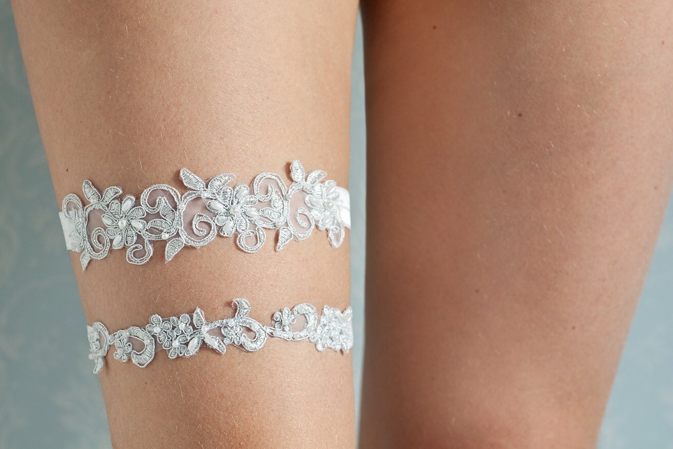 Love these non-traditional garters! | Lace garter set, Wedding garter ...